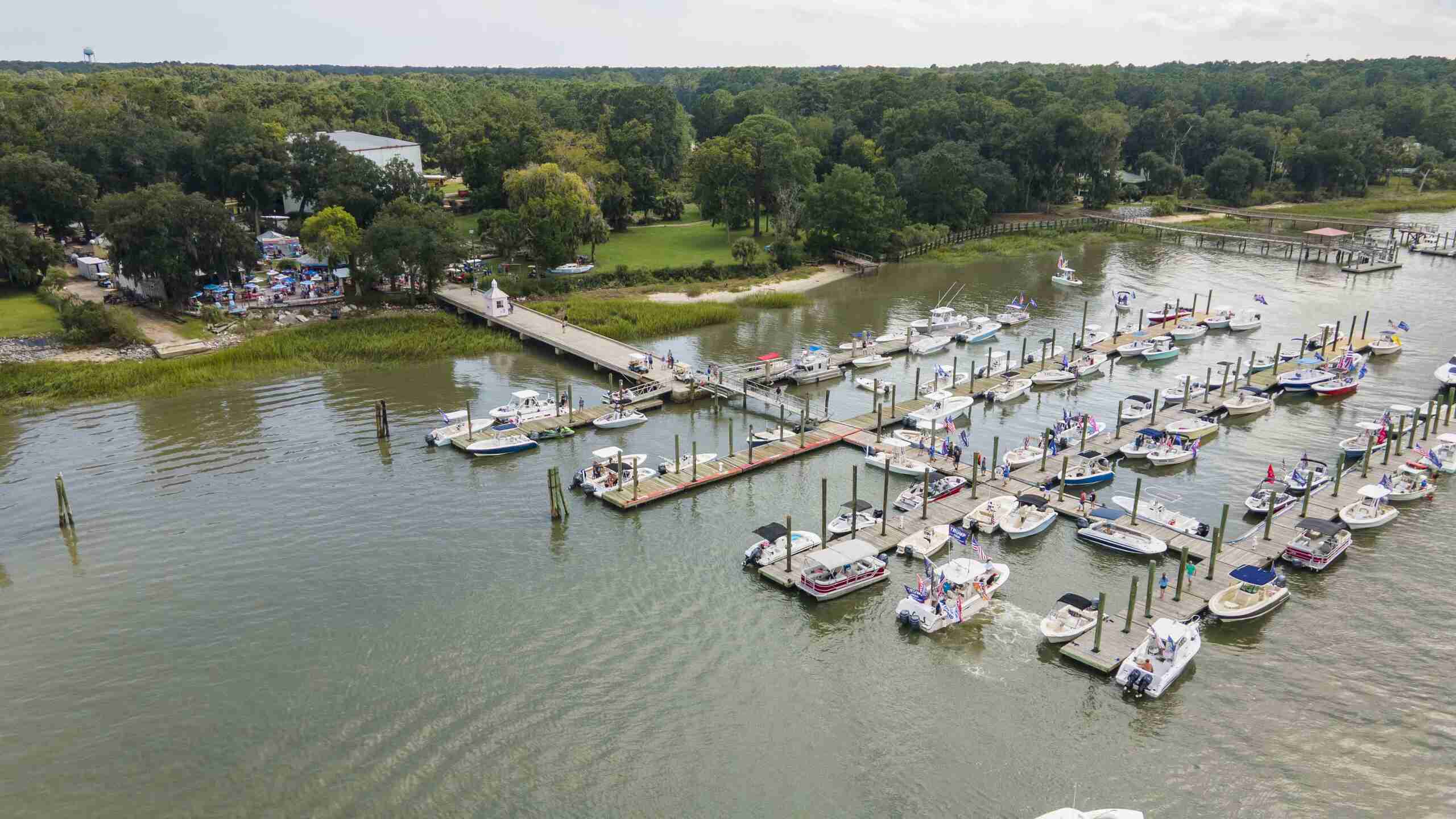 Daufuskie island restaurants store